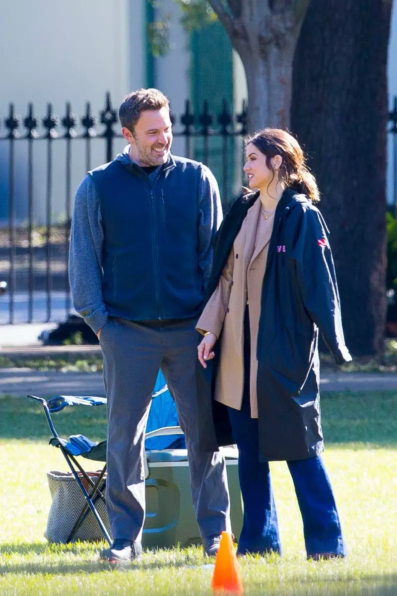 Ben Affleck Ana de Armas Get Cozy on 'Deep Water' Set November 2019