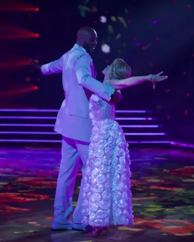 Lamar Odom yn Dawnsio Gyda Peta ar DWTS