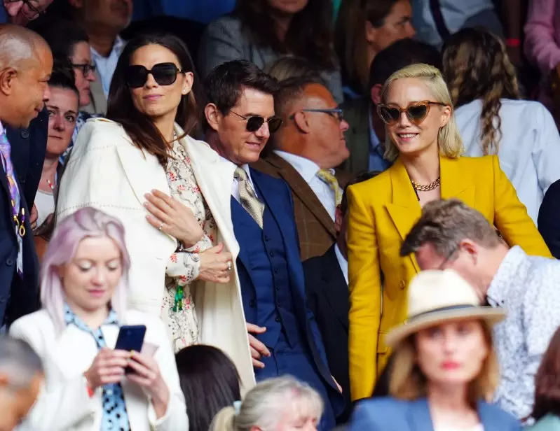 Tom Cruise assiste à la finale de Wimbledon avec les coéquipiers de 