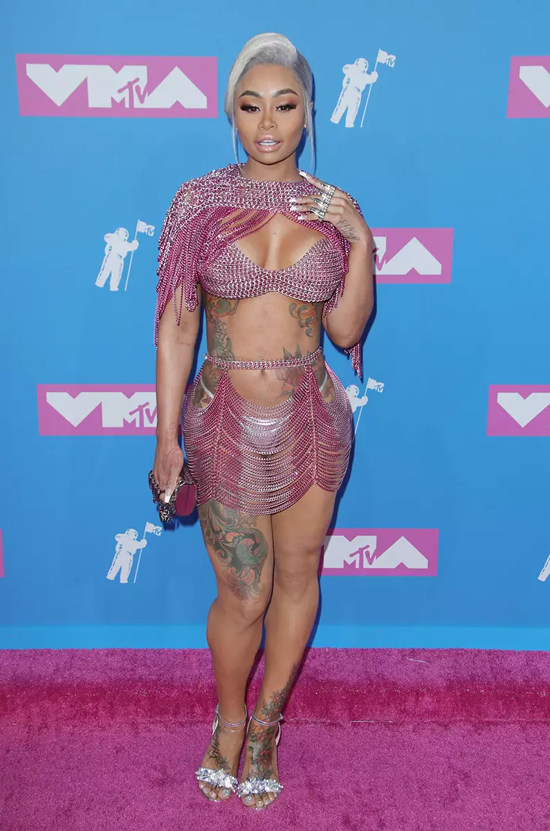 MTV VMAs Pele Estranha Desnudando Celebridades Modas