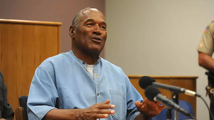 O.J. Simpson únese a Twitter despois do 25 aniversario do asasinato de Nicole Brown Simpson