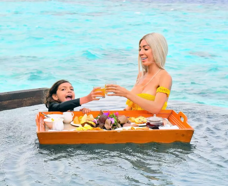 Farrah-Abraham-Sophia-Floating-Breakfast