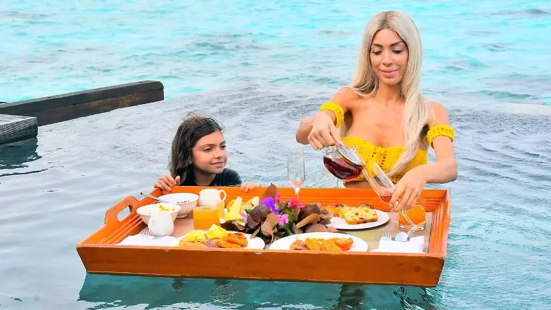 Farrah-Abraham-Sophia-Floating-Breakfast