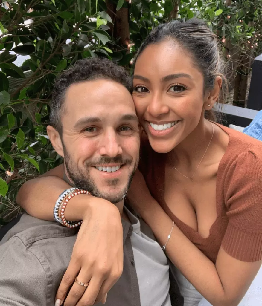 Tayshia Adams ve Zac Clark Split