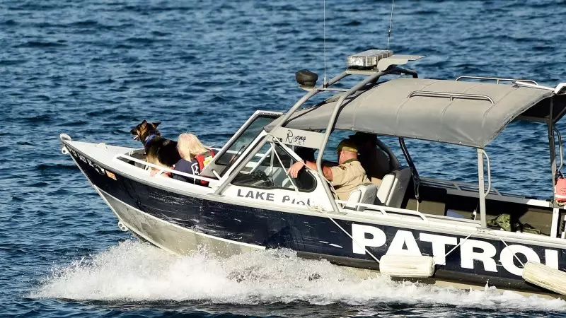 Perahu Sheriff di Danau Piru