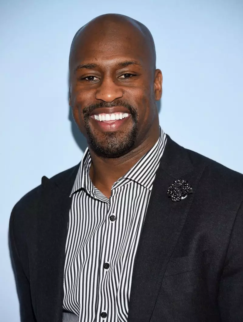 Vernon Davis រាំជាមួយផ្កាយ