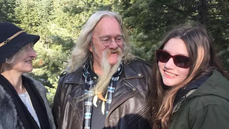 Alaskan Bush People-Stars trauern mit tief empfundenen Ehrungen um den Tod von Patriarch Billy