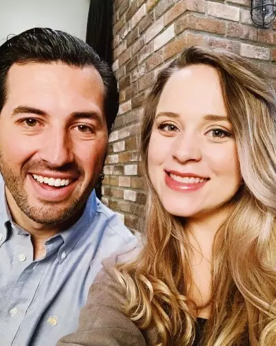 Gravid Jinger Duggar gløder i selfie med ektemannen Jeremy Vuolo midt i baby nummer to-nedtelling