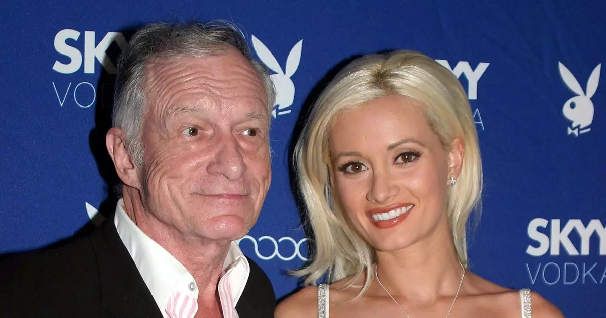 Holly Madison väittää, että Hugh Hefner "leikkasi ulos" leikattuaan hiuksensa lyhyiksi