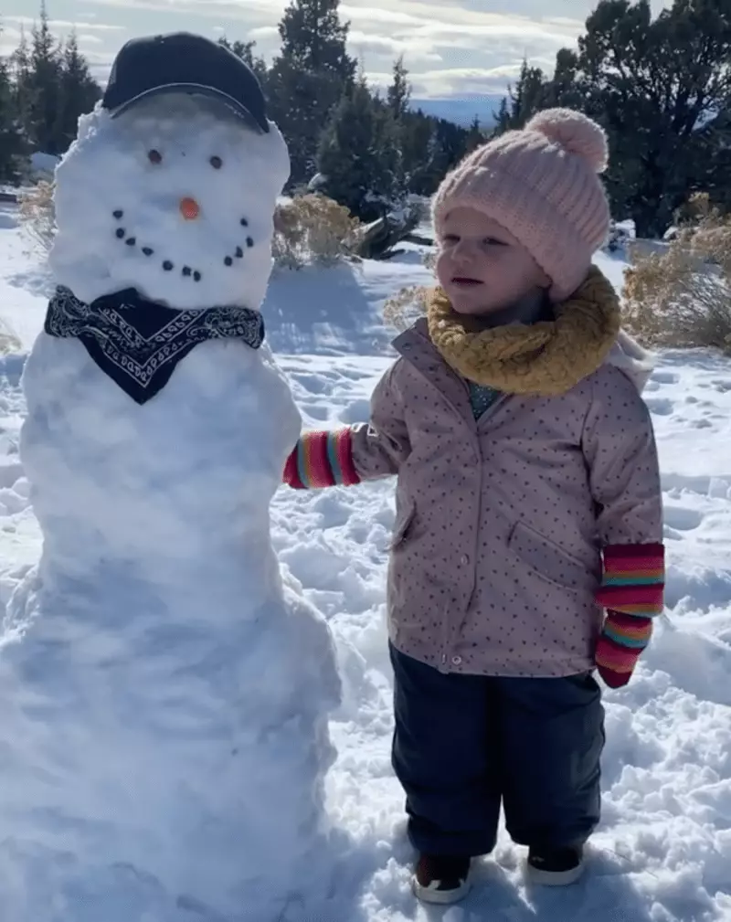 U-Ember Roloff wakha i-Snowman