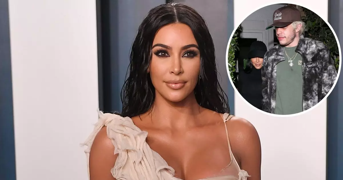 Kim Kardashian-ek Pete Davidson amodioa zirikatzen du Hulu seriean