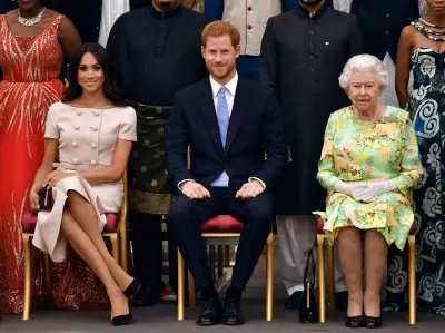 Meghan Markle lan Pangeran Harry Kanthi Ratu