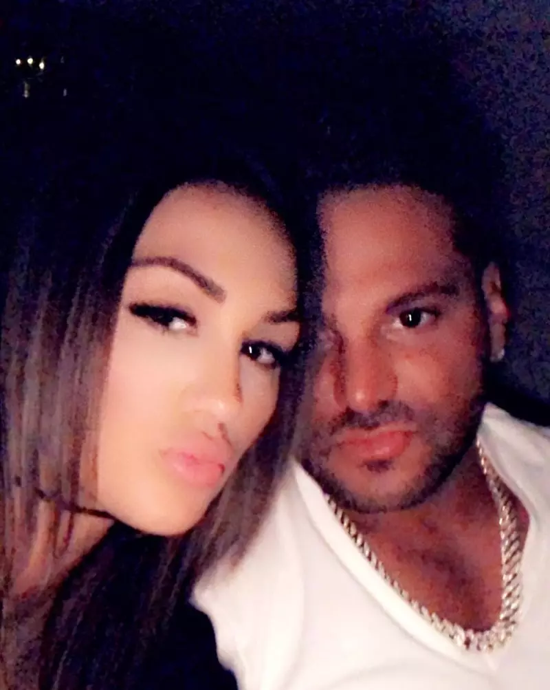 Jen Harley 在 Ronnie Ortiz-Magro 戏剧之后单独露面