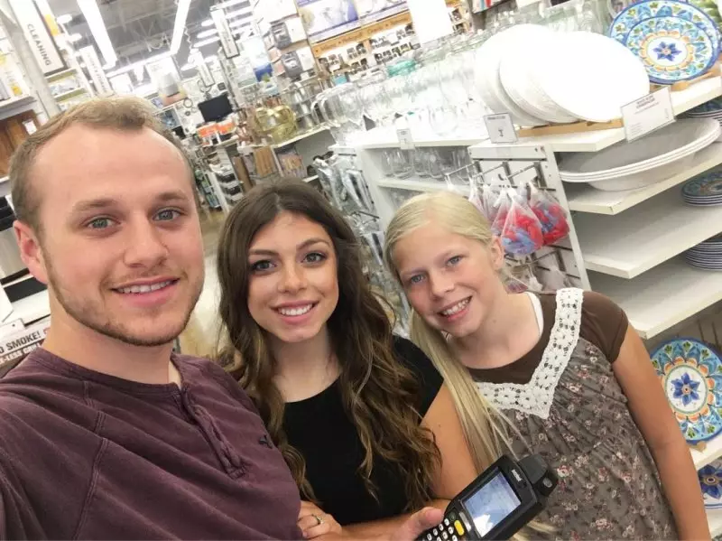 Οι πιο χαριτωμένες φωτογραφίες του Josiah Duggar Lauren