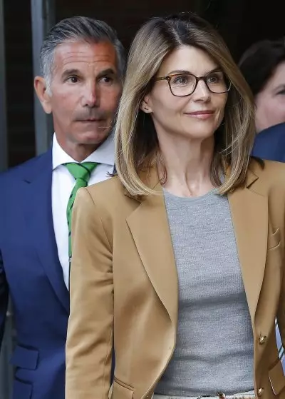 lori loughlin mossimo giannulli mexico permiso sa biyahe