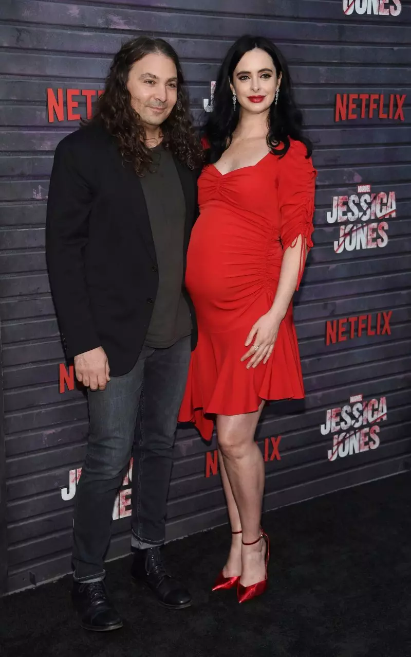 Krysten Ritter i Adam Granduciel Catifa vermella amb baby bump