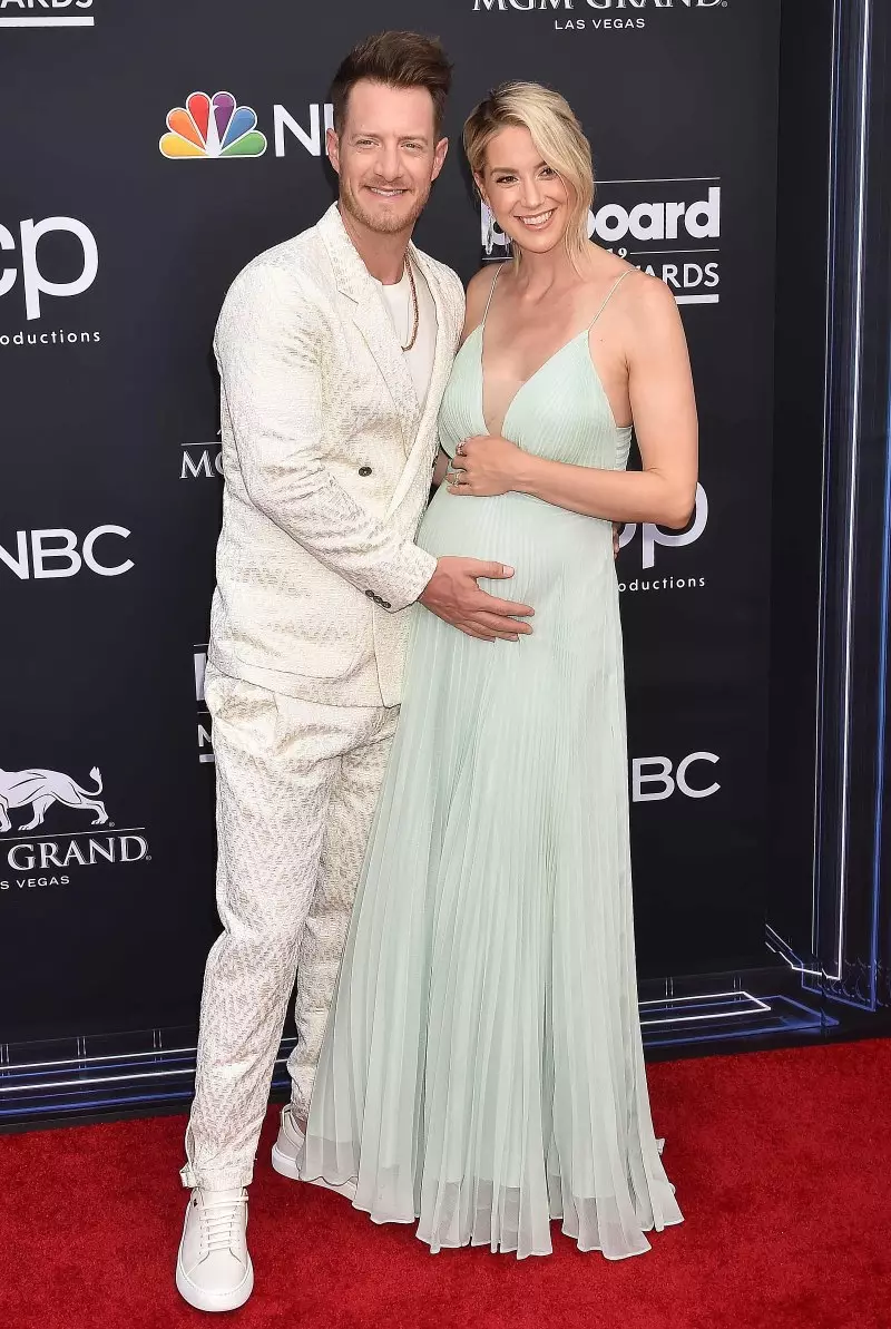 Tyler en Hayley Hubbard Baby Bump Red Carpet Baby No