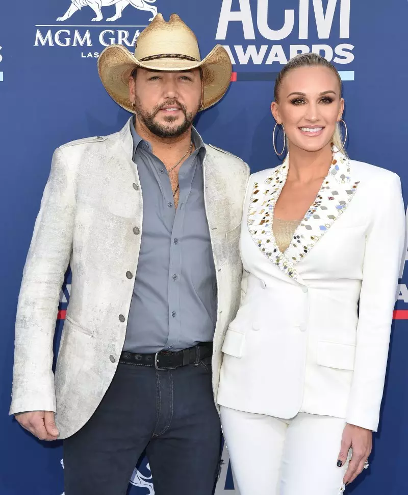 Brittany Kerr ve Jason Aldean beyaz giyiyor