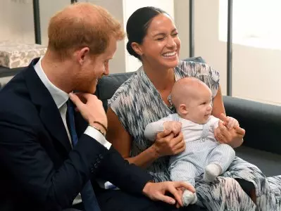 Princ Harry, Meghan Markle, Royal Baby Archie na turné po Africe