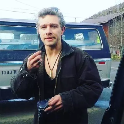 L-Istilla tal-'Alaskan Bush People' Matt Brown Lura fir-Riabilitazzjoni: 'Il-Familja Tiegħu Tappoġġja'