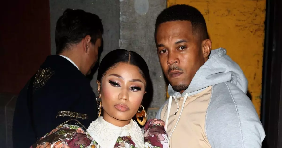 Nicki Minaj-ek 1. zenbakia erditu du Kenneth Petty senarrarekin