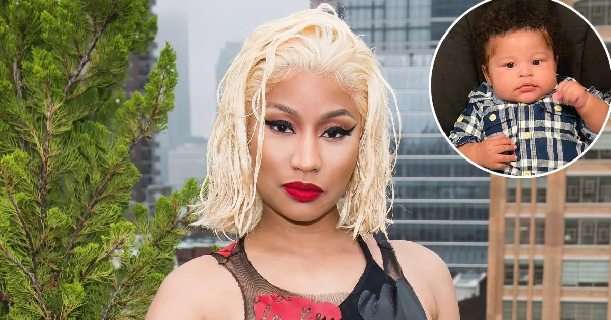 Nicki Minaj Dividas Unuajn Fotojn de Filo, Rivelas la Nomon, kiun Ŝi Preskaŭ Elektis