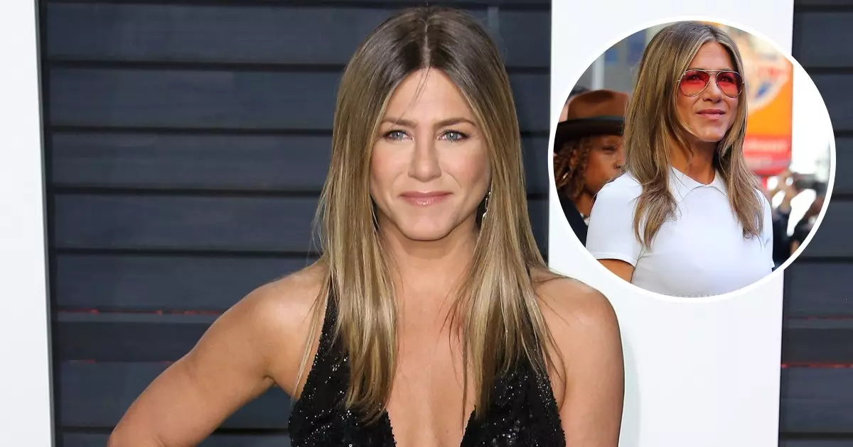 Jennifer Aniston Braless：看她不戴胸罩的照片