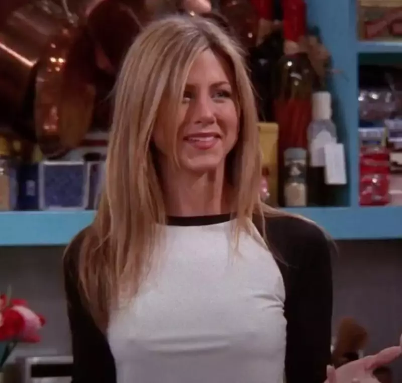 jennifer aniston sin sujetador