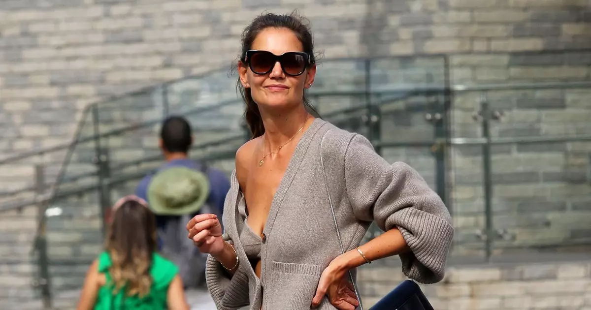 Katie Holmes o apere Sexy Top NYC ka mor'a ho arohana ha Jamie Foxx