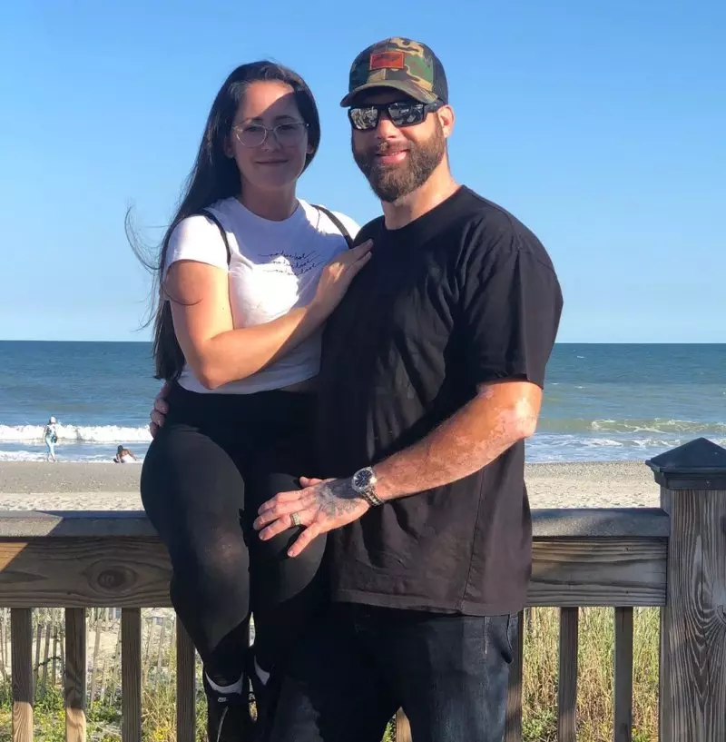 Jenelle Evans Mei David Eason op it strân