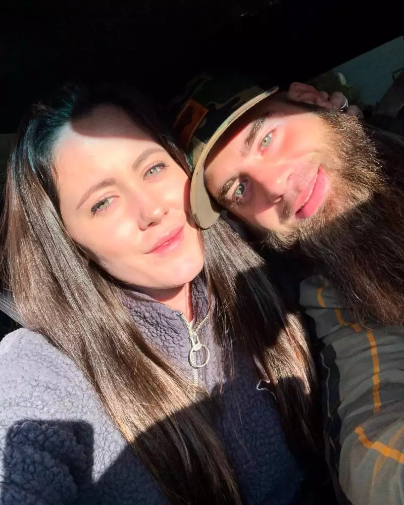 David Eason pleatst foto mei dochter Ensley te midden fan Jenelle's bewearingen dat se mei de bern gie