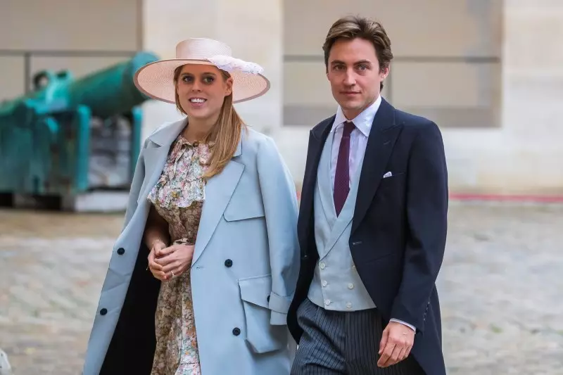 Prinsessa Beatrice ja Edoardo Mapelli Mozzi synnyttävät vauvan nro 1