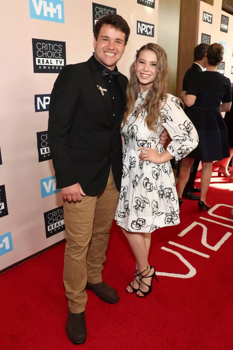 Ċelebritajiet li welldu 2021 Bindi Irwin Chandler Powell