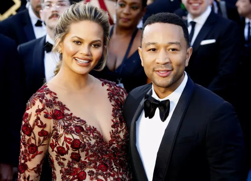 chrissy-teigen-જ્હોન-દંતકથા