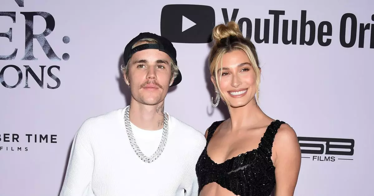 Justin Bieber ûntbleatet wannear't hy bern wol mei Hailey Baldwin