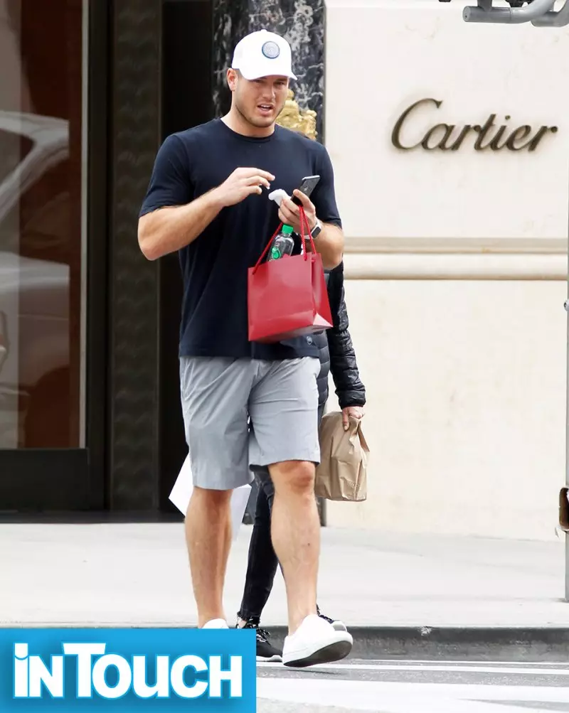 Cassie Randolph Colton Underwood shopping Cartier