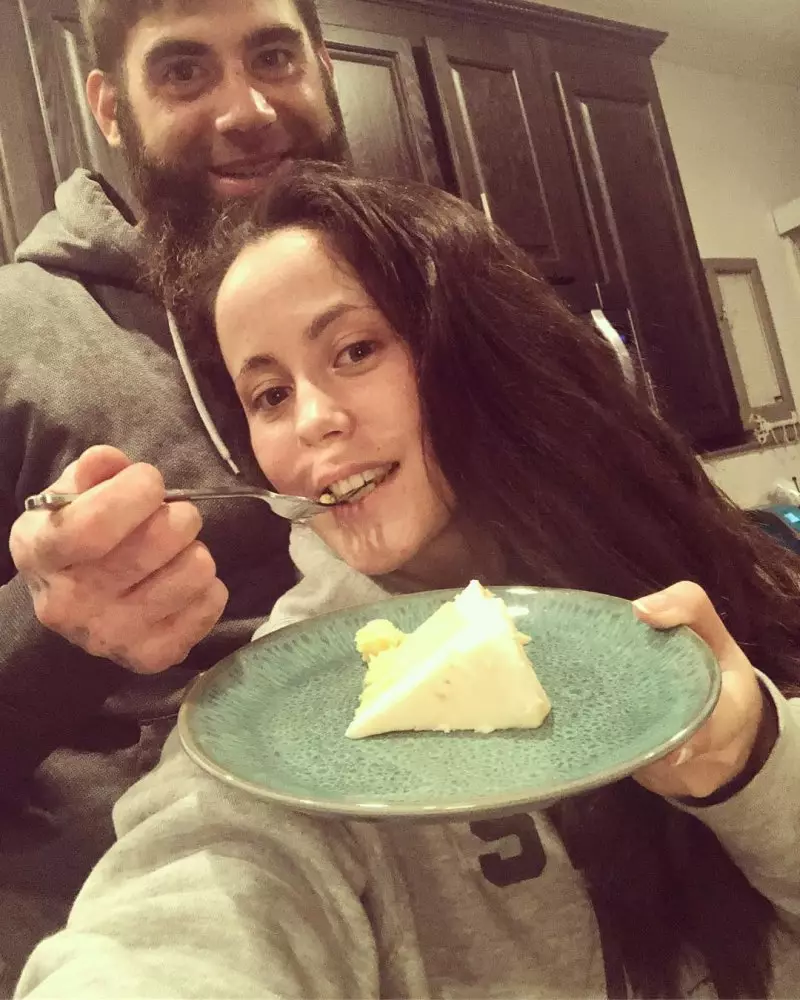 Jenelle Evans Makan Kue