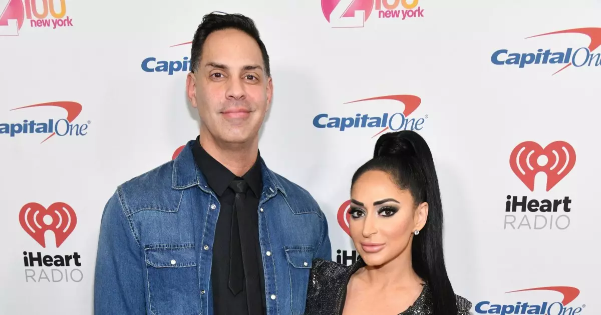 Angelina de Jersey Shore da una actualización críptica sobre Rocky Marriage con Chris