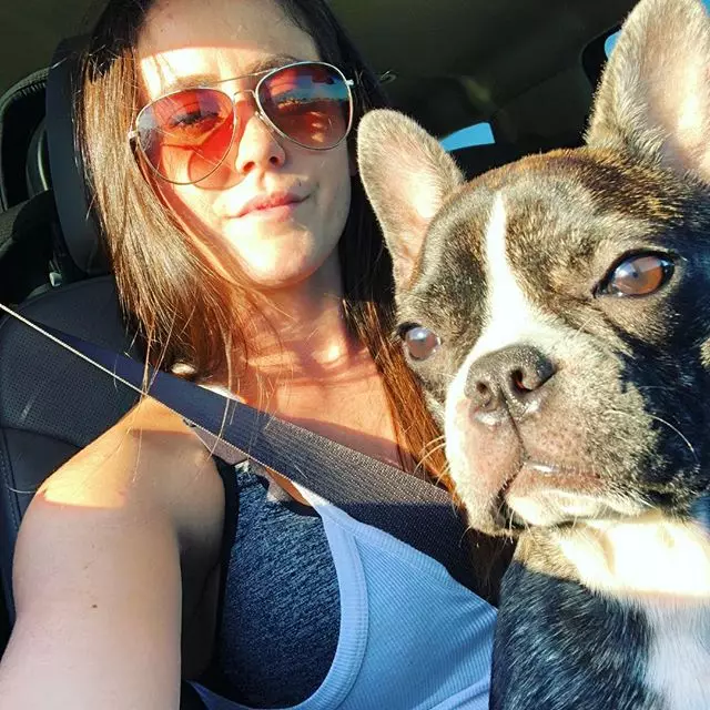 Jenelle Evans och Dog Nugget