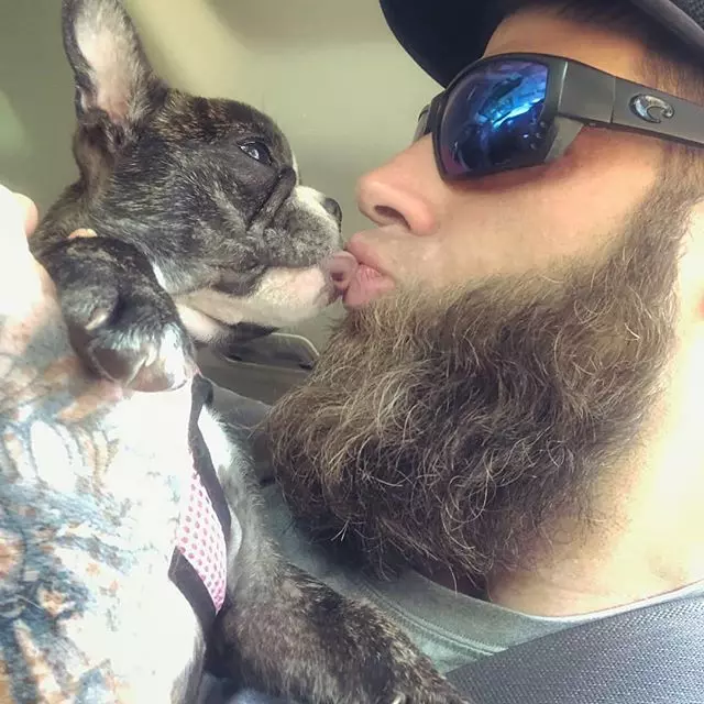 David Eason com Bulldog Francês Nugget