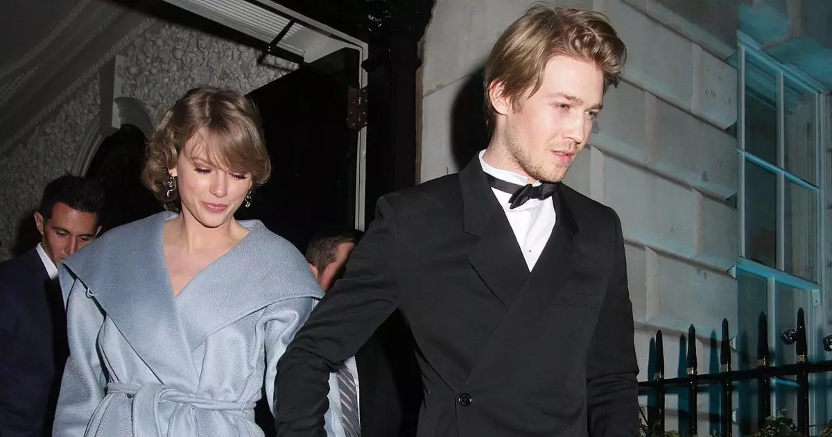 Manehna Saur 'Leres!' Taylor Swift jeung Joe Alwyn keur kalibet