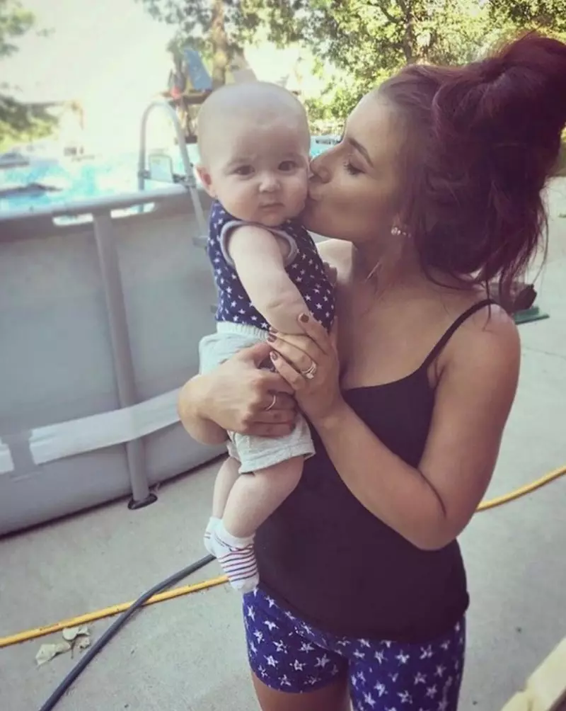 Chelsea Houska Ni Ibanujẹ Ibalẹ lẹhin ibimọ lẹhin ti o ni awọn ọmọde