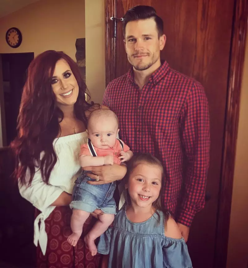 O Chelsea Houska ua fa'amaoni e uiga i le MarriedLife i le 27