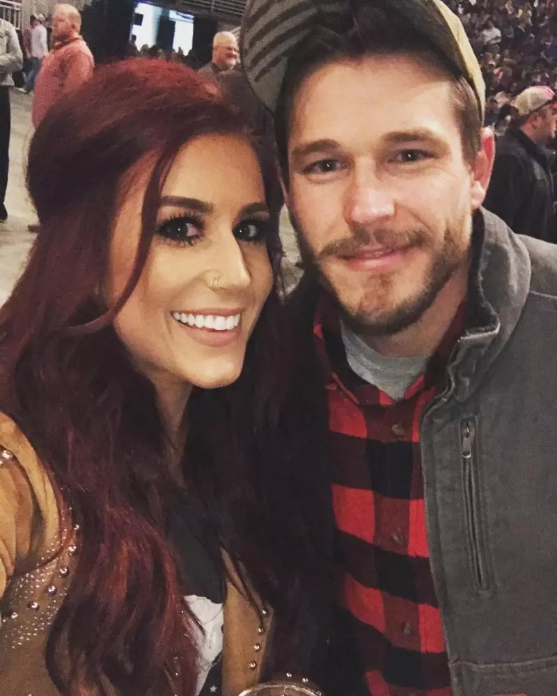 O Chelsea Houska ua fa'amaoni e uiga i le MarriedLife i le 27