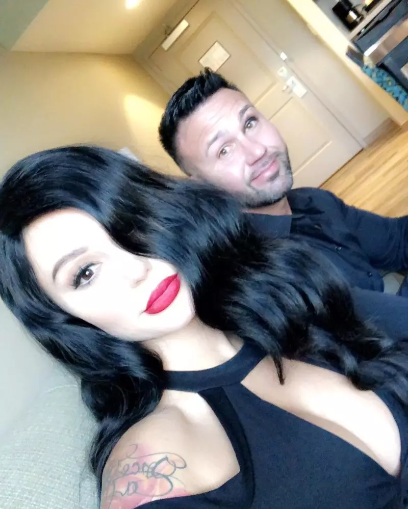 JWoww Роджер Мэтьюс белән кызыл помада