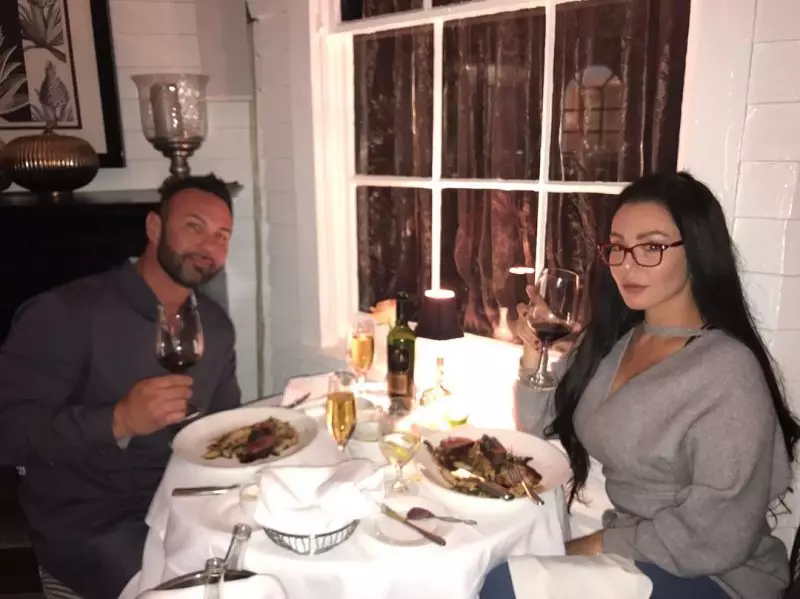 Jwoww 和羅傑