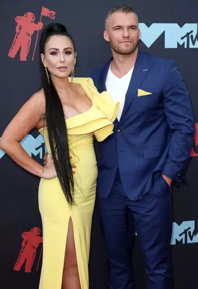 Ua ioeina e Roger Mathews o lo'o fai lana fa'auoga ina ua mavae le JWoww Split