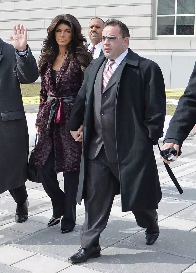 Melissa Gorga น้องสะใภ้ของ Teresa Giudice ไม่แปลกใจเลยที่เธอจะทิ้ง Joe ถ้าเขาถูกเนรเทศ: 'ฉันไม่คิดว่าเธอจะย้าย'