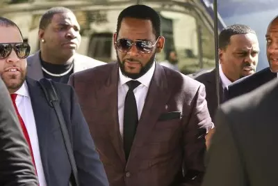 R. Kelly pripažintas kaltu dėl visų kaltinimų reketo ir sekso prekybos teisme