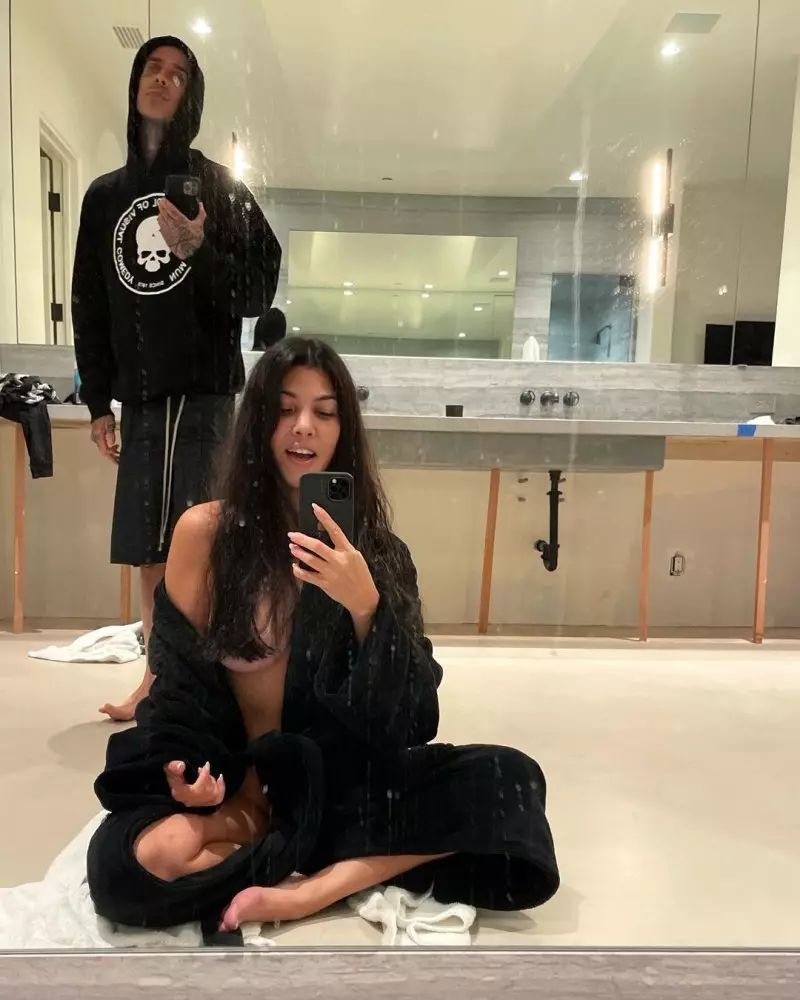 Kourtney Kardashian, Megan Fox y más estrellas a las que les encanta compartir fotos NSFW con sus seres queridos